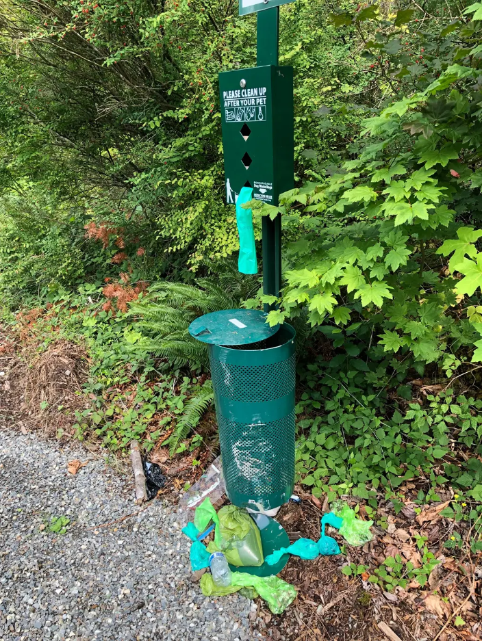 Federal Way, WA - Dog Poo Removal and Pet Waste Station Replenishment